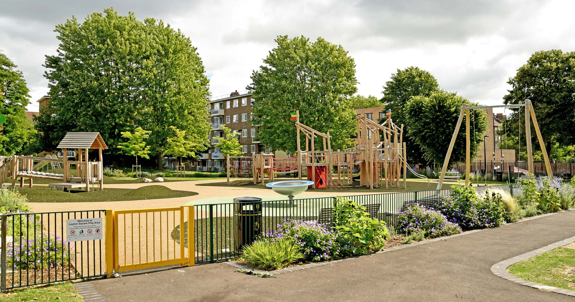 Leyton Square Recreation Ground - Jupiter Play and Leisure